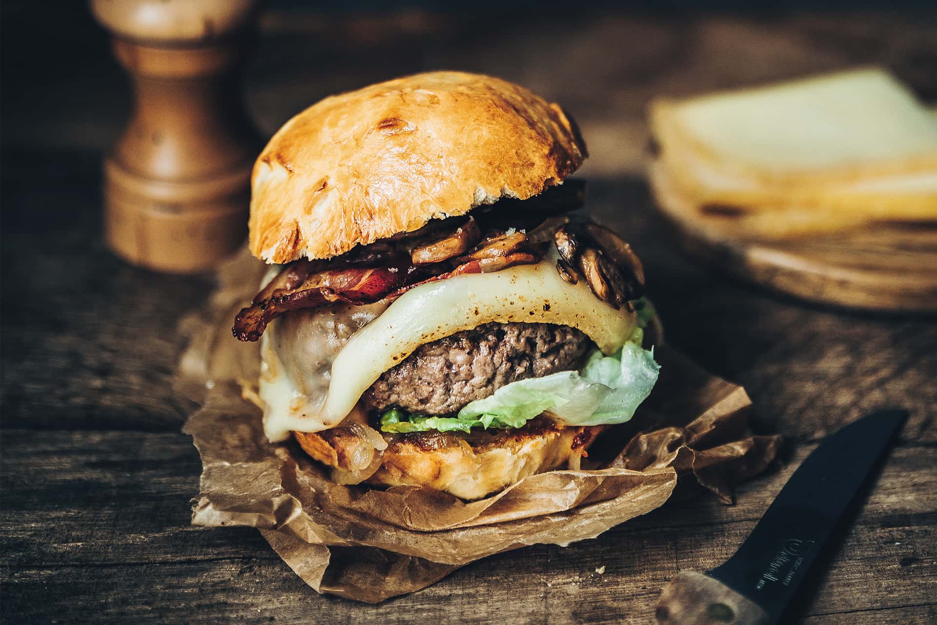 Hamburger Raclette - Autour du Cru Foodtruck